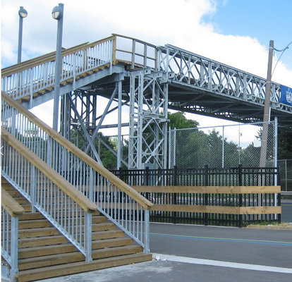 Walkway bridge/ pedestrian bridgesidewalk/ steel pedestrian bridge/ Meeting ASTM GR65 Standard